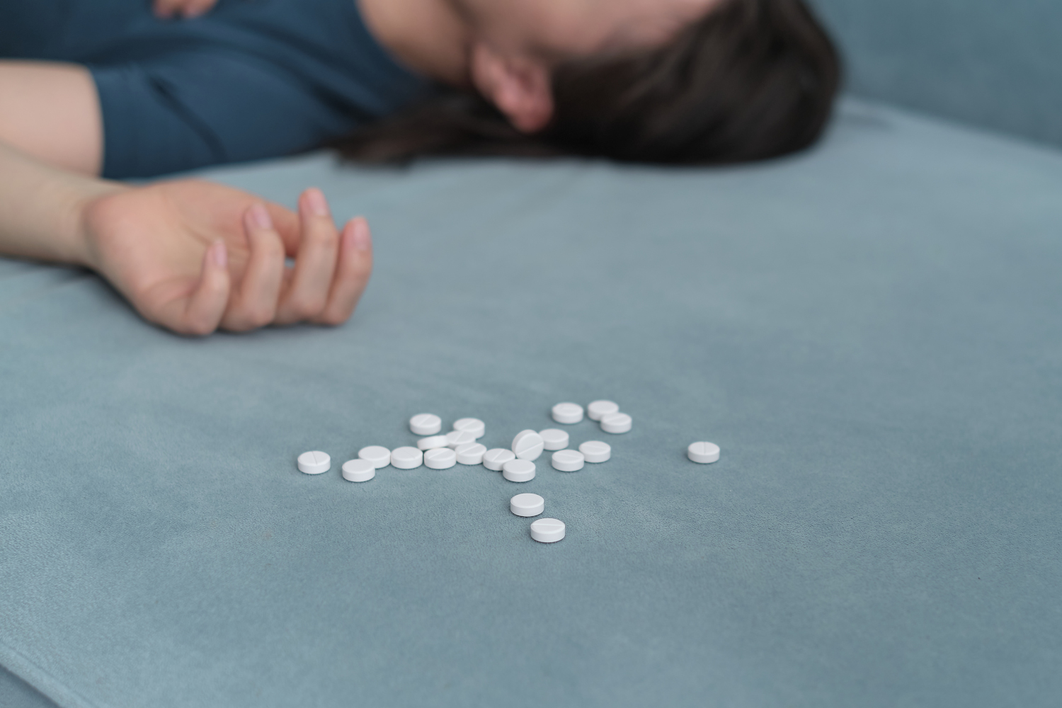 What to Do During an Opioid Overdose - Rehab Center